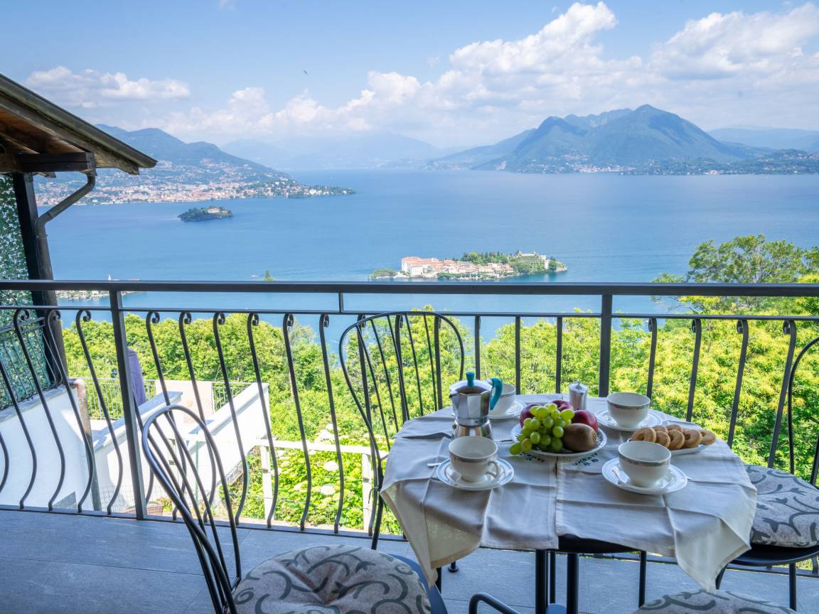 135 M² House ∙ 3 Bedrooms ∙ 8 Guests - Stresa