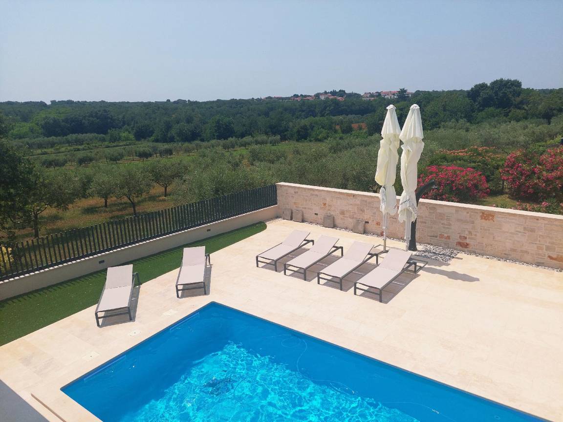 250 M² House ∙ 4 Bedrooms ∙ 12 Guests - Umag