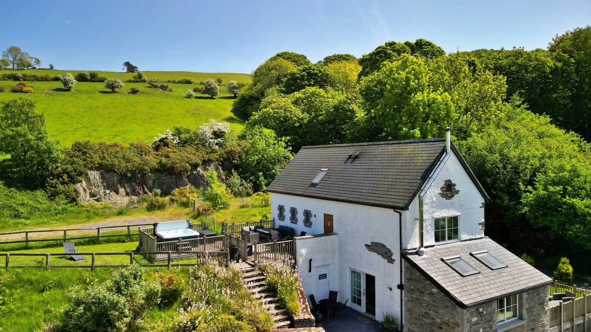 140 M² Cottage ∙ 3 Bedrooms ∙ 7 Guests - North Wales