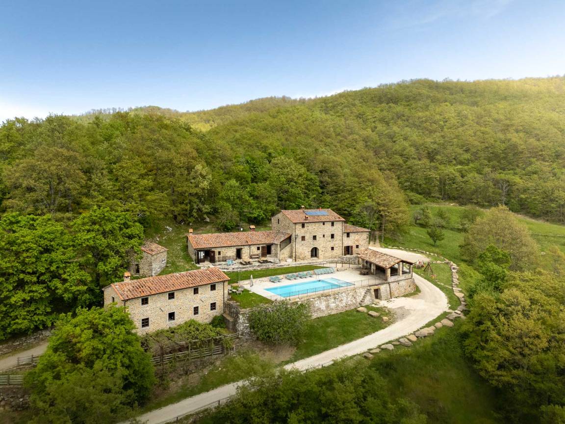 650 M² Farmhouse ∙ 13 Bedrooms ∙ 34 Guests - Alps