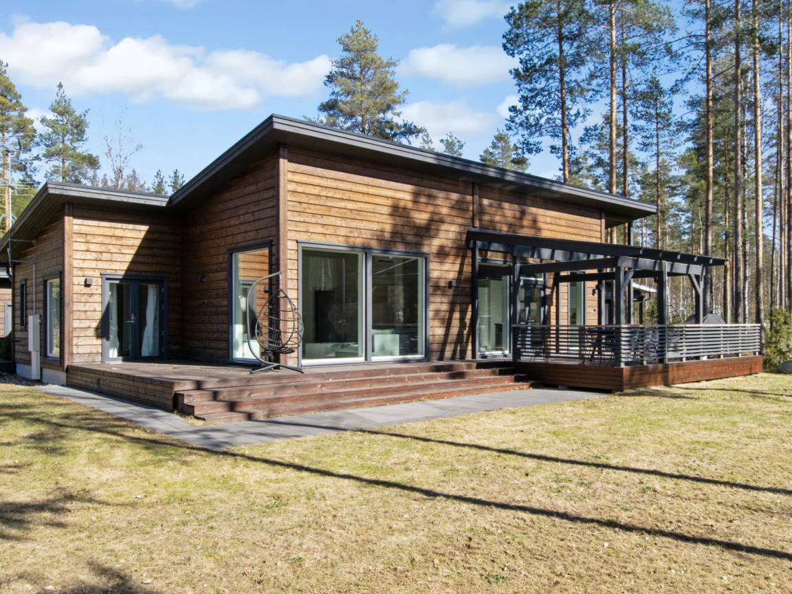 135 M² Talo ∙ 3 Makuuhuonetta ∙ 6 Vierasta - Heinola