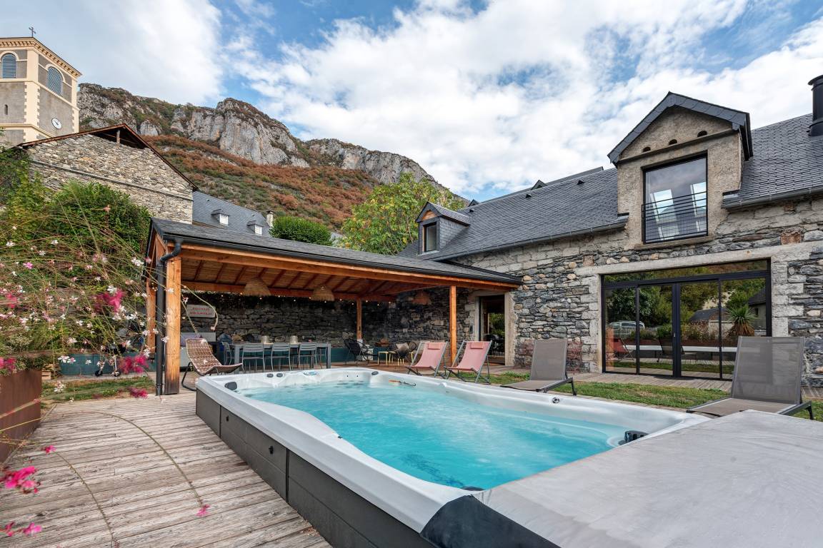 105 M² House ∙ 3 Bedrooms ∙ 6 Guests - Lourdes