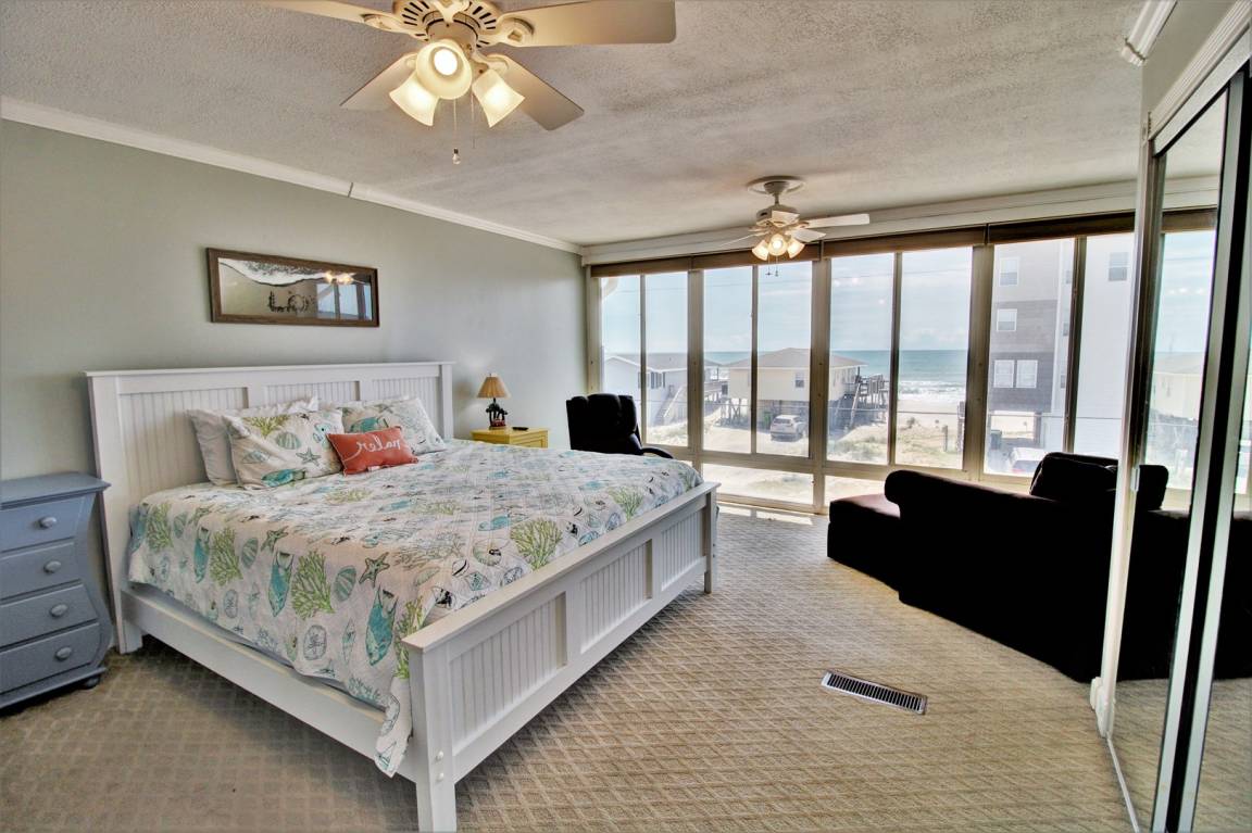 House ∙ 2 Bedrooms ∙ 5 Guests - Topsail Island, NC