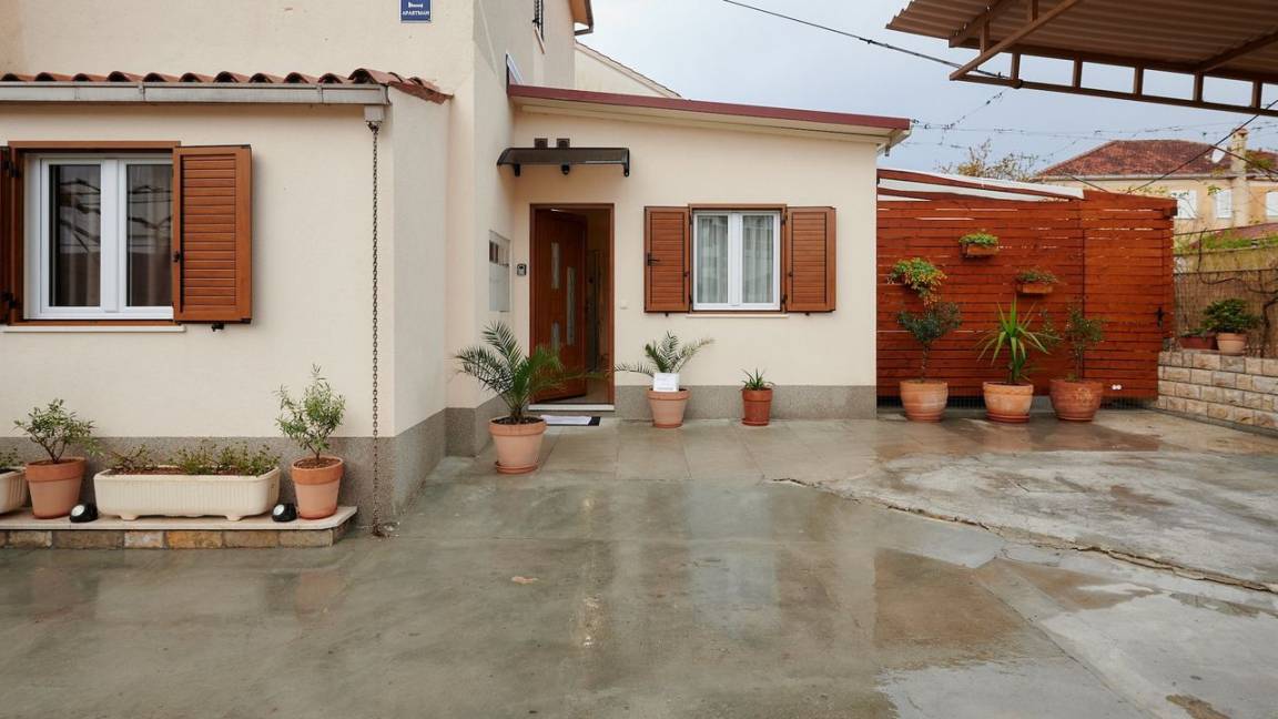 85 M² Ferienwohnung ∙ 2 Schlafzimmer ∙ 5 Gäste - Trogir