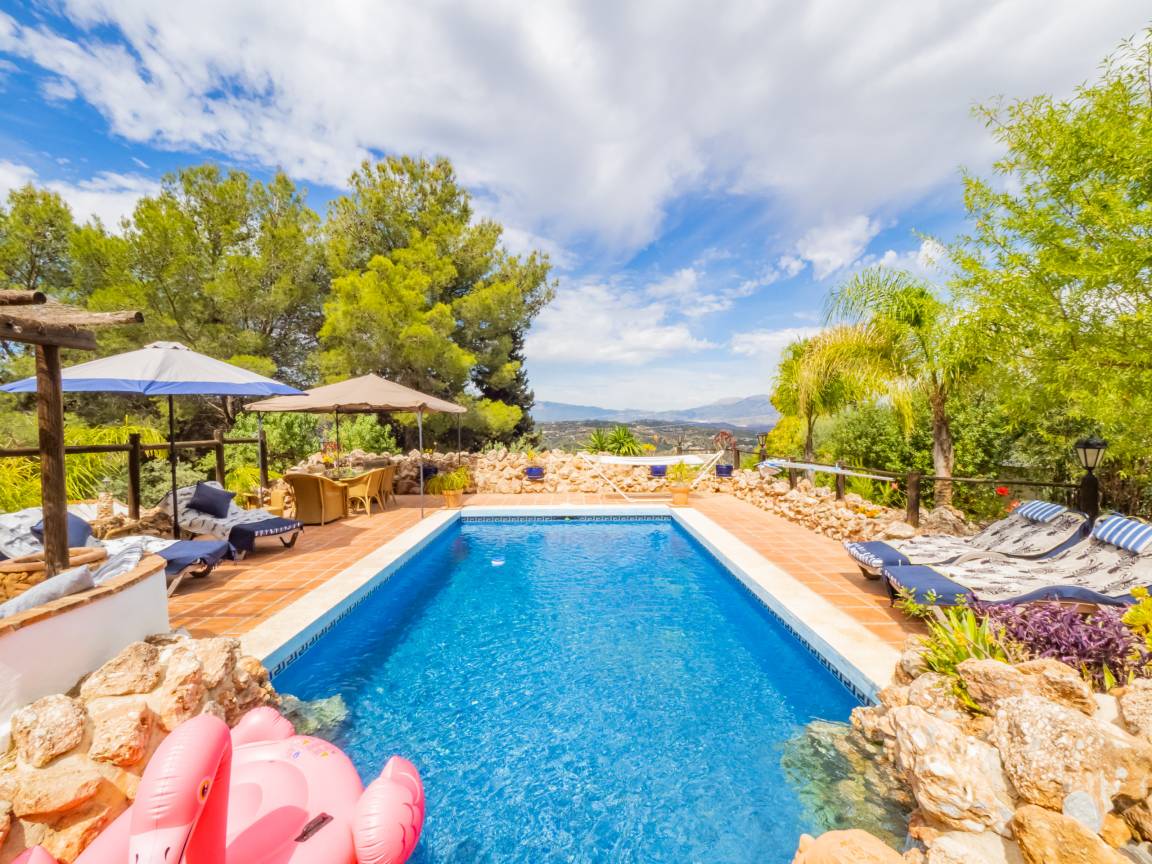 164 M² Villa ∙ 2 Bedrooms ∙ 6 Guests - Costa del Sol