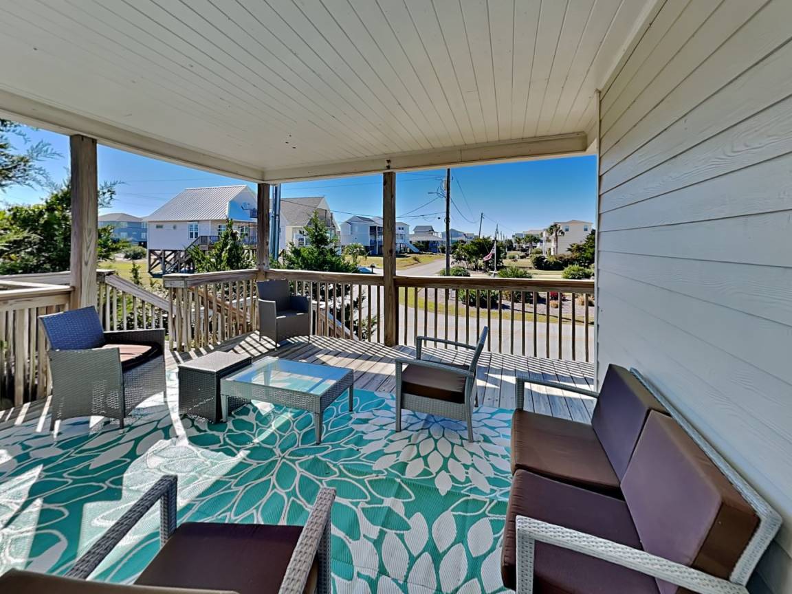 102 M² House ∙ 3 Bedrooms ∙ 6 Guests - Hampstead, NC