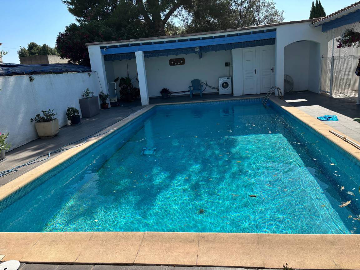 115 M² Villa ∙ 3 Schlafzimmer ∙ 10 Gäste - Beaucaire