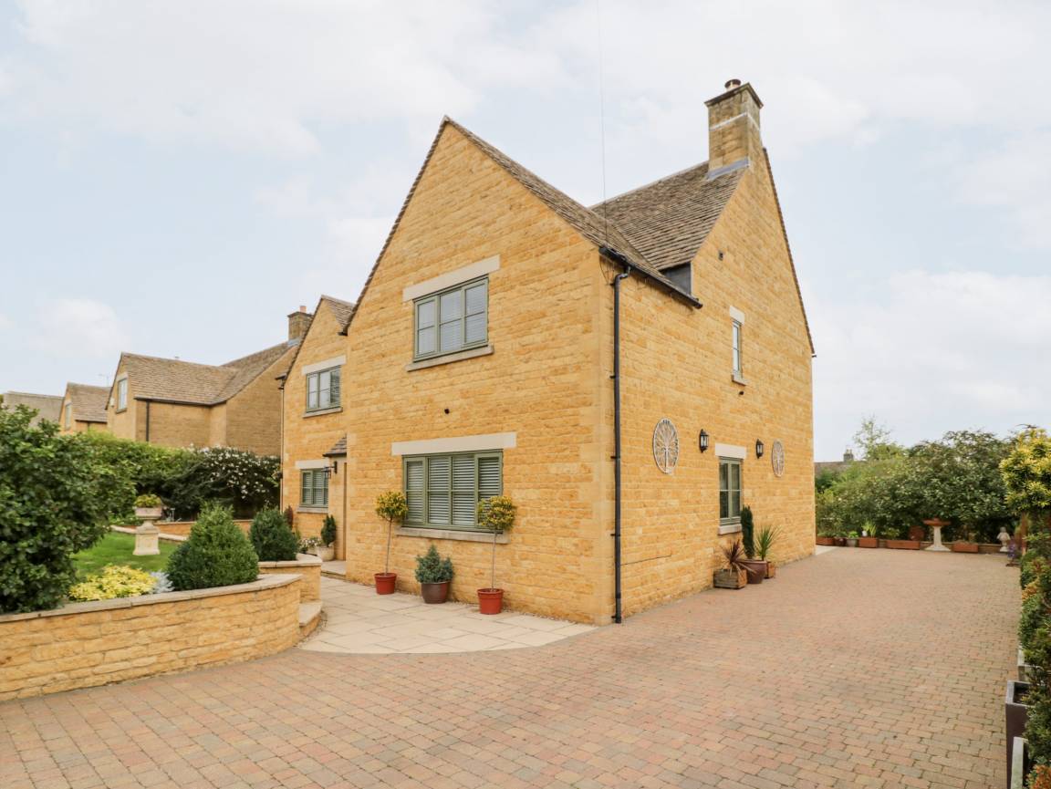Cottage ∙ 4 Bedrooms ∙ 6 Guests - Chipping Norton