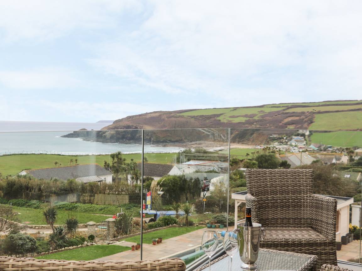 Cottage ∙ 3 Bedrooms ∙ 6 Guests - Praa Sands
