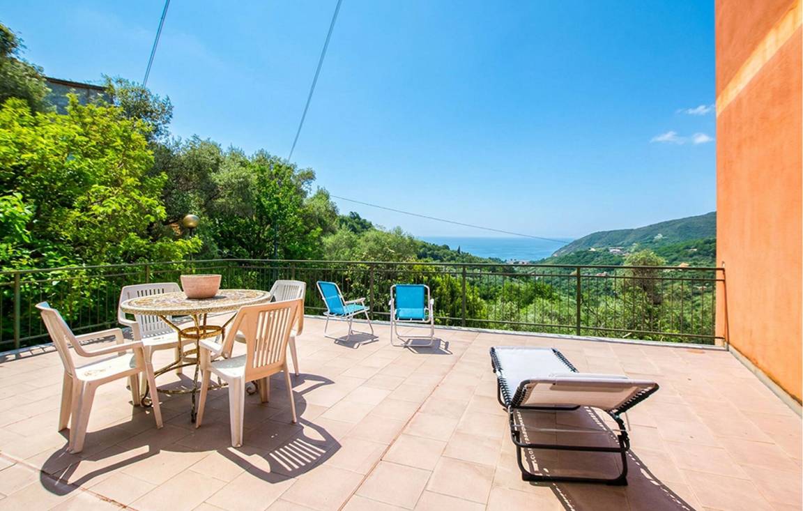 84 M² Majatalo ∙ 2 Makuuhuonetta ∙ 6 Vierasta - Moneglia