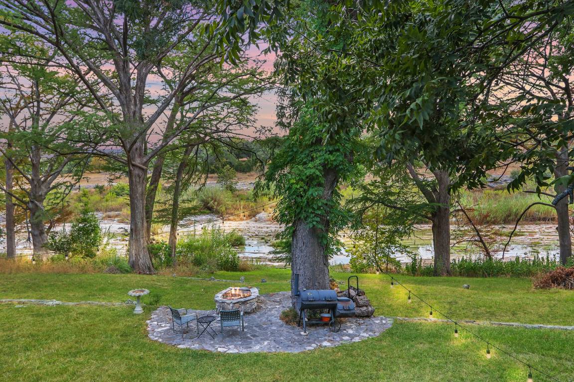 188 M² House ∙ 4 Bedrooms ∙ 10 Guests - Wimberley, TX