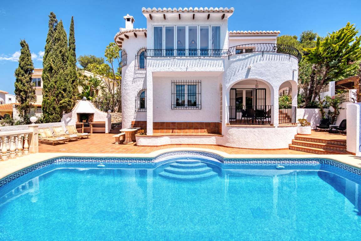 180 M² Villa ∙ 4 Bedrooms ∙ 10 Guests - Jávea