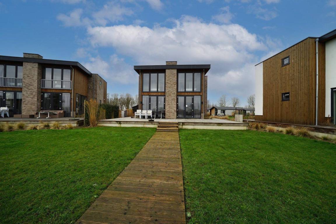 40 M² Huis ∙ 5 Slaapkamers ∙ 10 Gasten - Zaltbommel