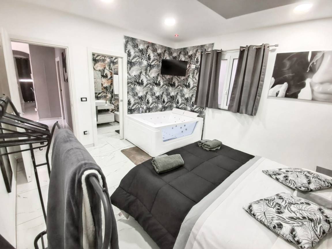 100 M² House ∙ 2 Bedrooms ∙ 6 Guests - Noto
