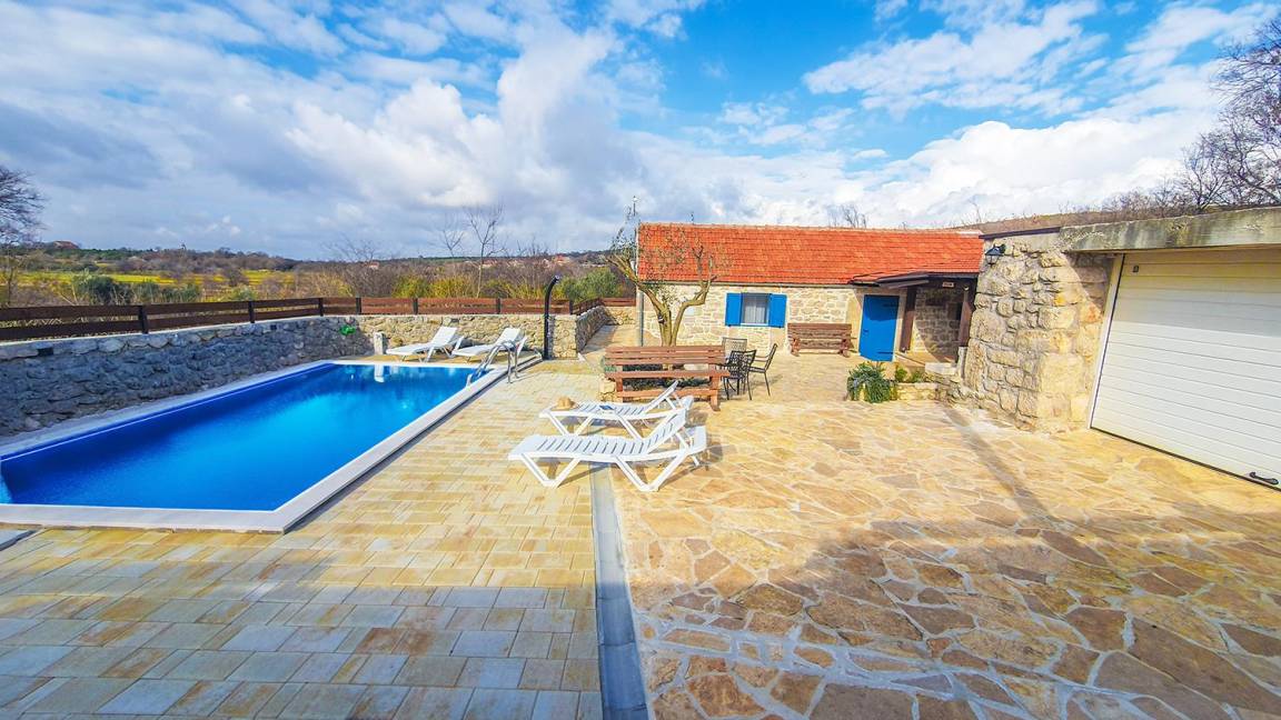80 M² Villa ∙ 1 Schlafzimmer ∙ 4 Gäste - Obrovac