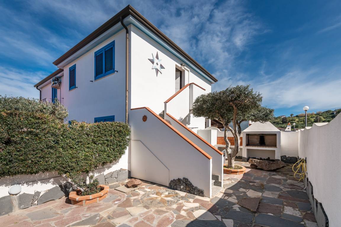 80 M² Huis ∙ 2 Slaapkamers ∙ 3 Gasten - Calasetta