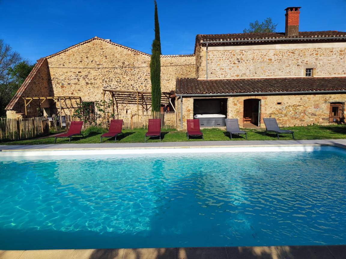 320 M² Gîte ∙ 6 Chambres ∙ 14 Personnes - Tarn