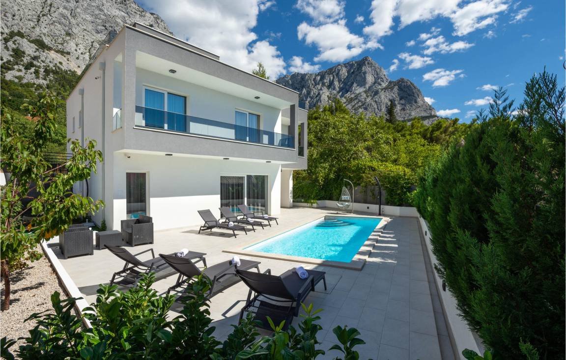 250 M² Ferienhaus ∙ 3 Schlafzimmer ∙ 6 Gäste - Promajna