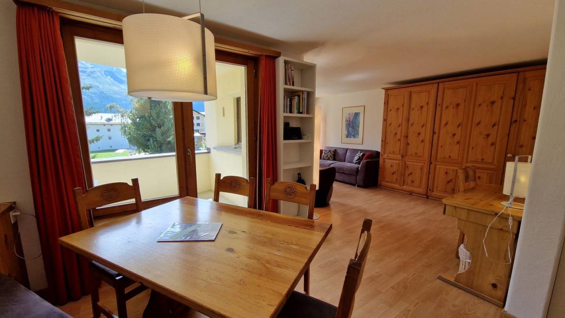 77 M² Ferienwohnung ∙ 1 Schlafzimmer ∙ 4 Gäste - Celerina/Schlarigna