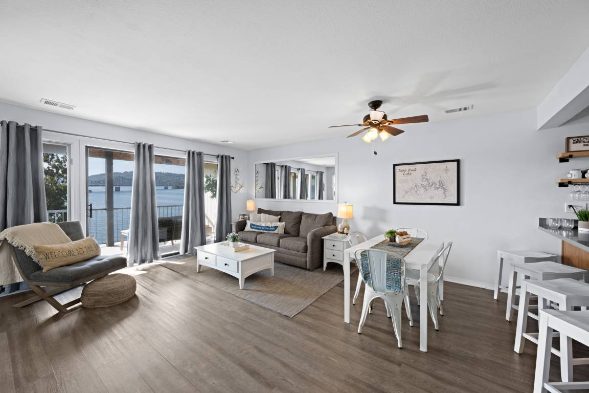 88 M² Apartment ∙ 2 Bedrooms ∙ 8 Guests - Kimberling City, MO