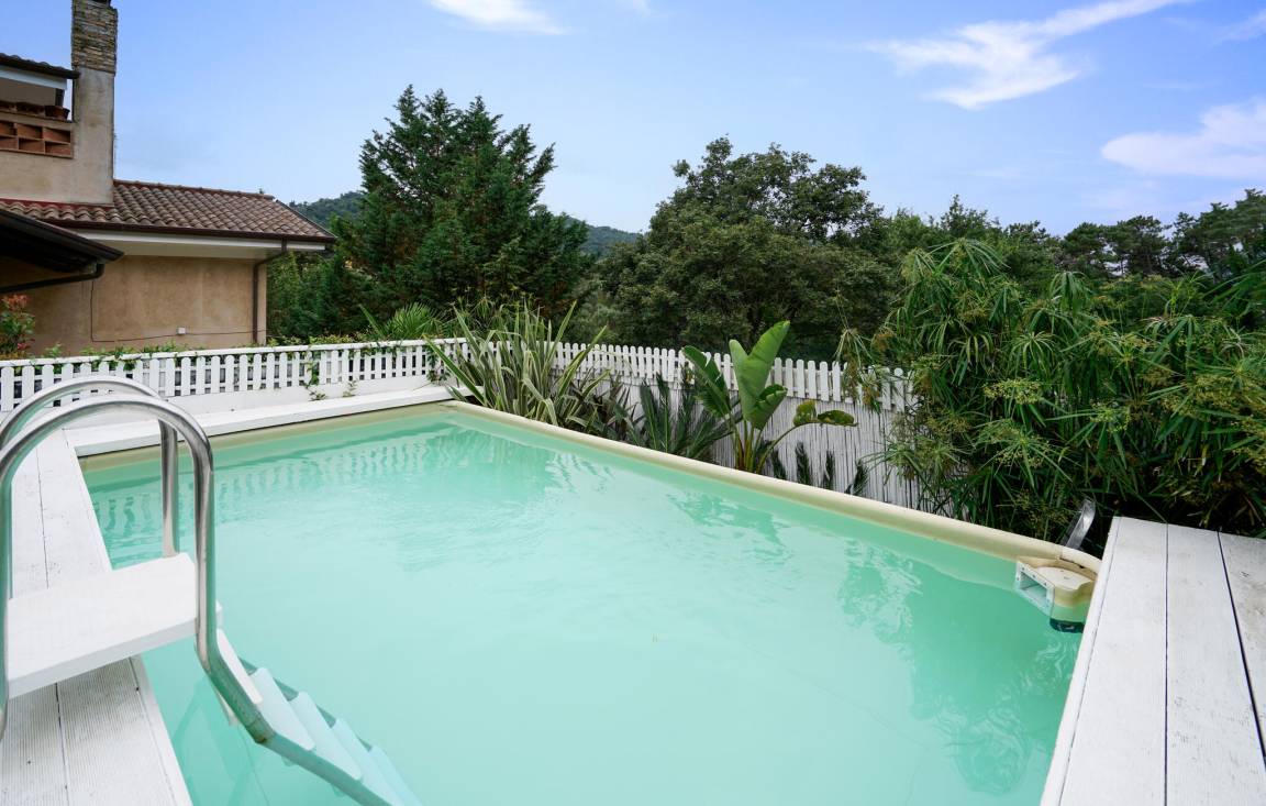 90 M² Maisonette ∙ 2 Bedrooms ∙ 4 Guests - Camaiore