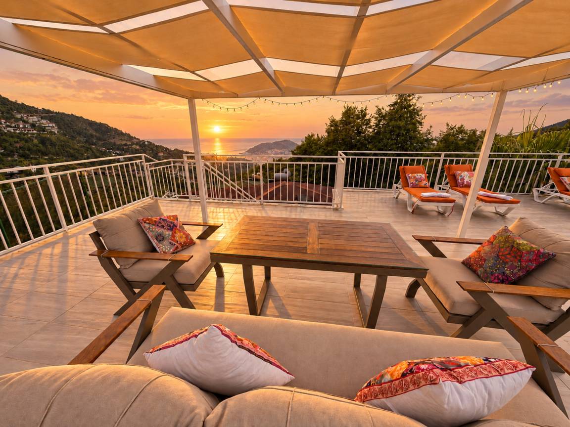 250 M² Villa ∙ 3 Bedrooms ∙ 6 Guests - Alanya