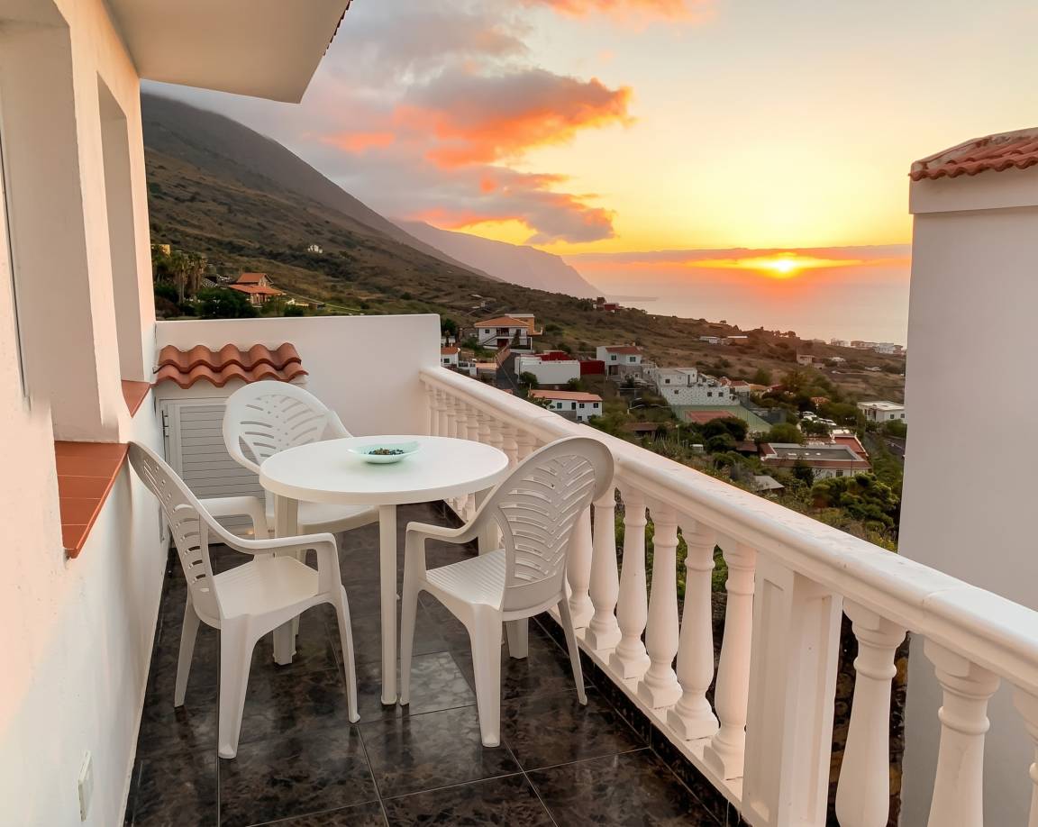 60 M² Apartament ∙ 3 Sypialnie ∙ 7 Gości - El Hierro