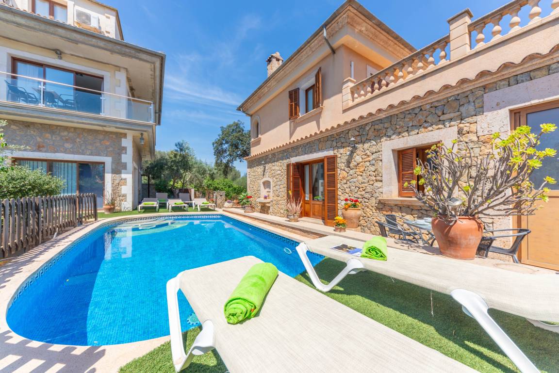 220 M² Villa ∙ 5 Bedrooms ∙ 9 Guests - Manacor