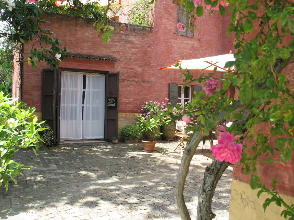 Farmhouse ∙ 1 Bedroom ∙ 4 Guests - Macerata
