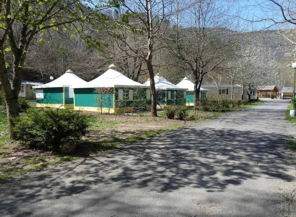 32 M² Camping ∙ 3 Bedrooms ∙ 8 Guests - Ispagnac