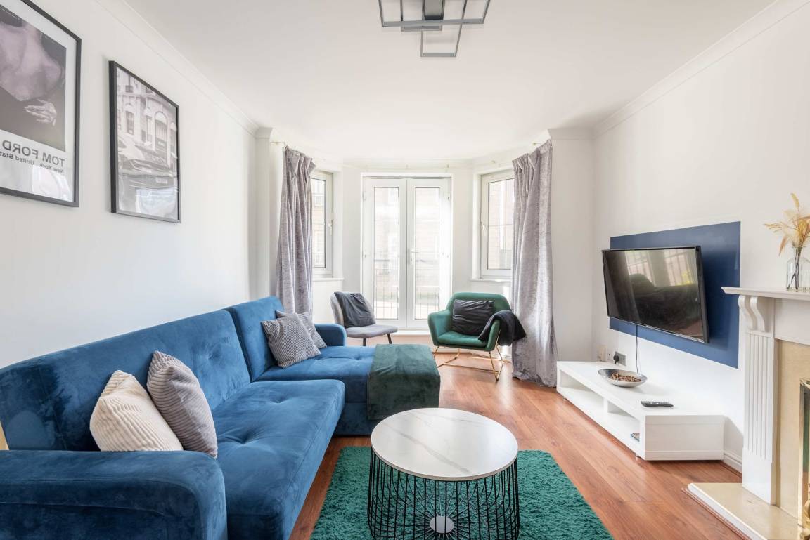 Apartment ∙ 2 Bedrooms ∙ 5 Guests - The Royal Yacht Britannia