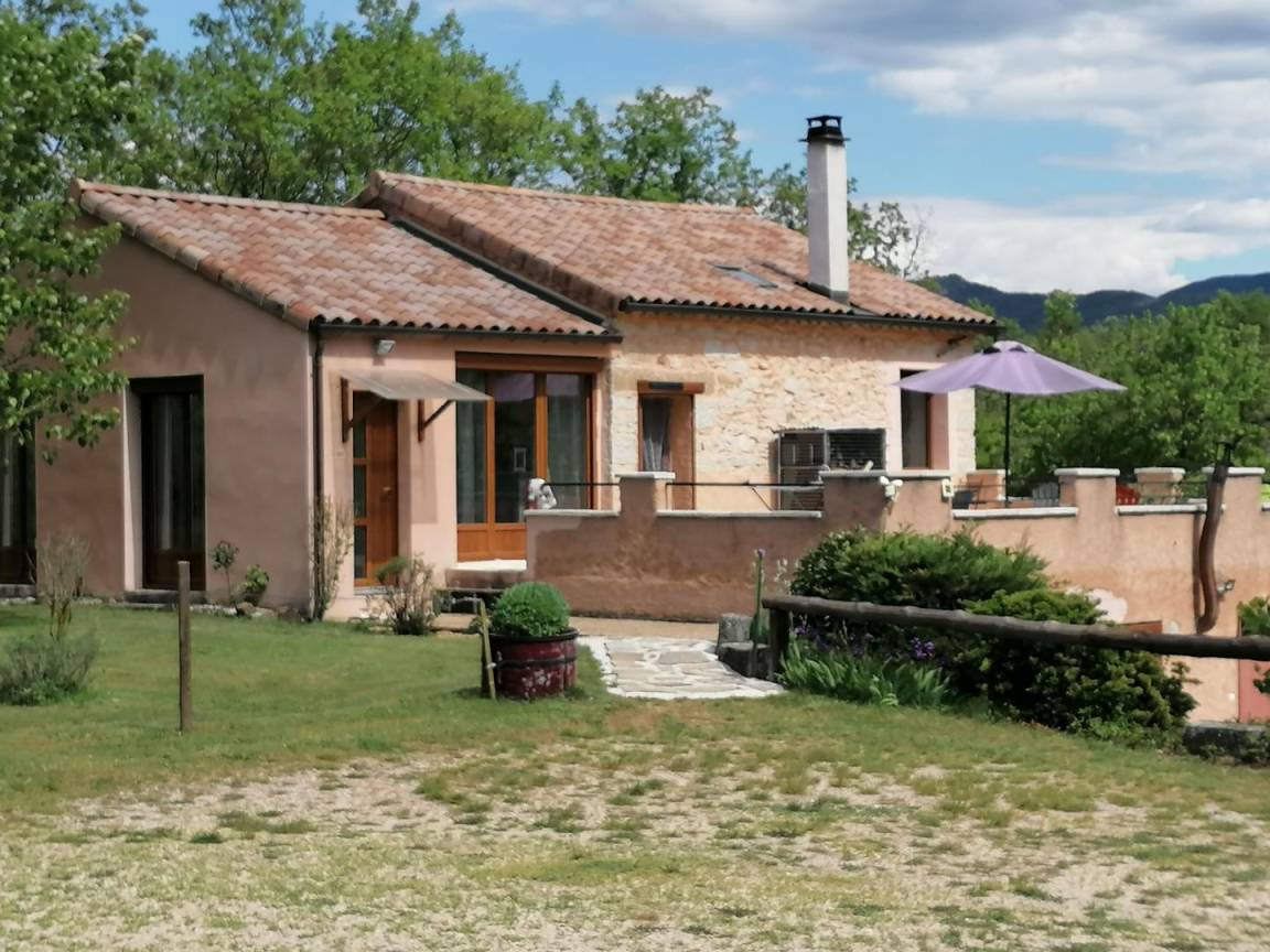 50 M² Gîte ∙ 1 Chambre ∙ 5 Personnes - Drôme