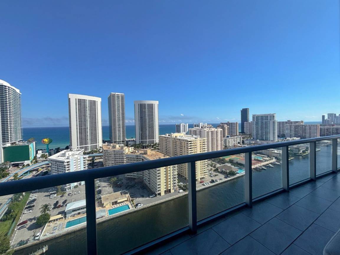 Apartment ∙ 1 Bedroom ∙ 6 Guests - Hallandale Beach, FL