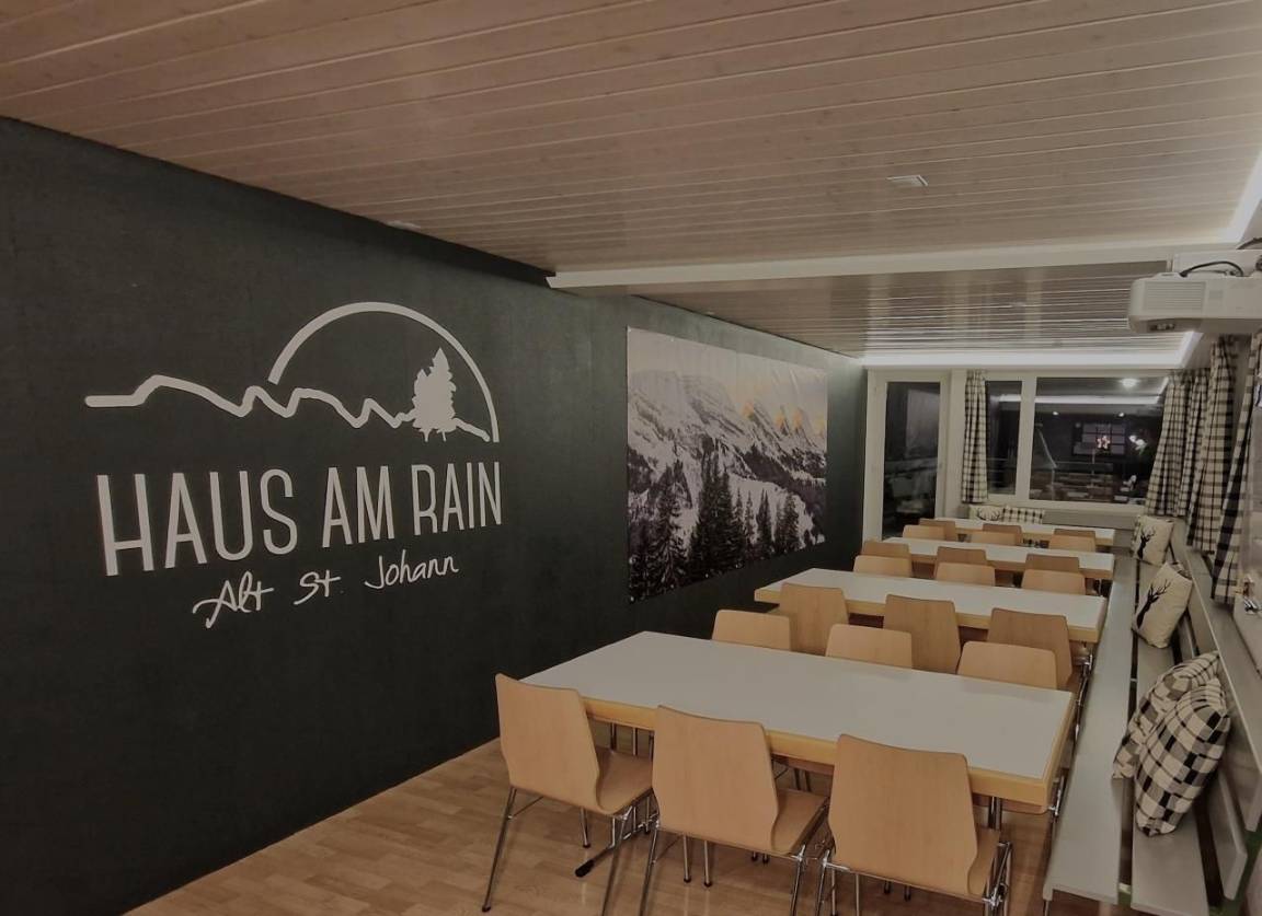 130 M² House ∙ 7 Bedrooms ∙ 28 Guests - Switzerland