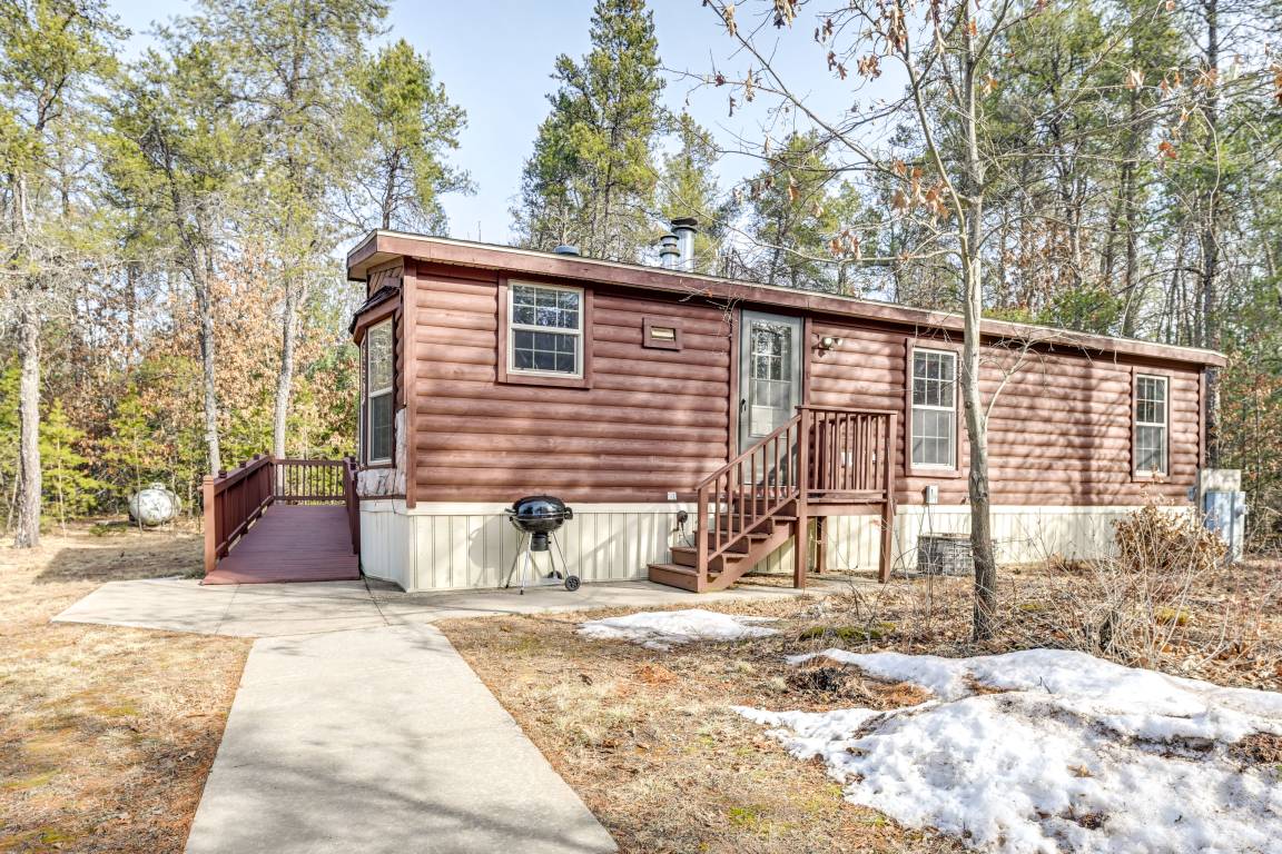 102 M² House ∙ 3 Bedrooms ∙ 8 Guests - How, WI