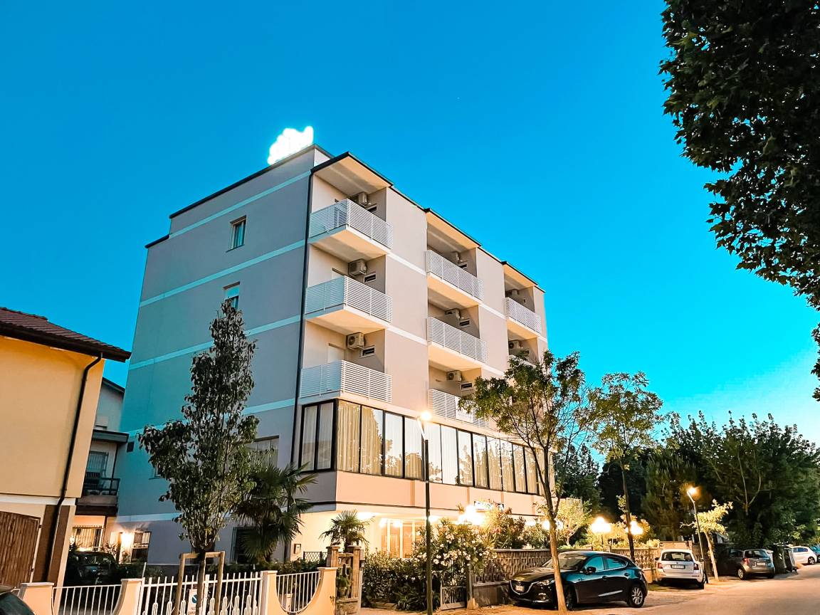 22 M² Habitación Privada ∙ 1 Habitación ∙ 4 Huéspedes - Cesenatico