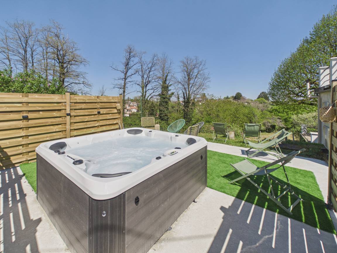 120 M² Maison De Vacances ∙ 3 Chambres ∙ 7 Personnes - Terrasson-Lavilledieu