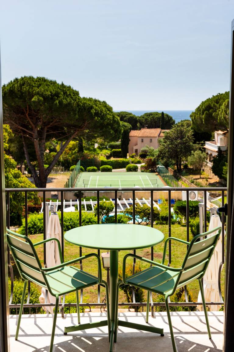 Hotelli ∙ 1 Makuuhuone ∙ 4 Vierasta - Hyères