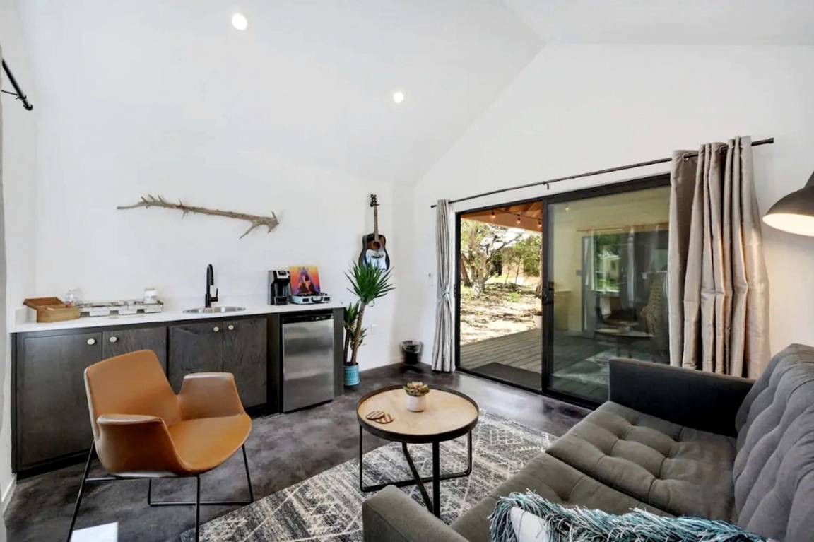 House ∙ 1 Bedroom ∙ 4 Guests - Dripping Springs, TX