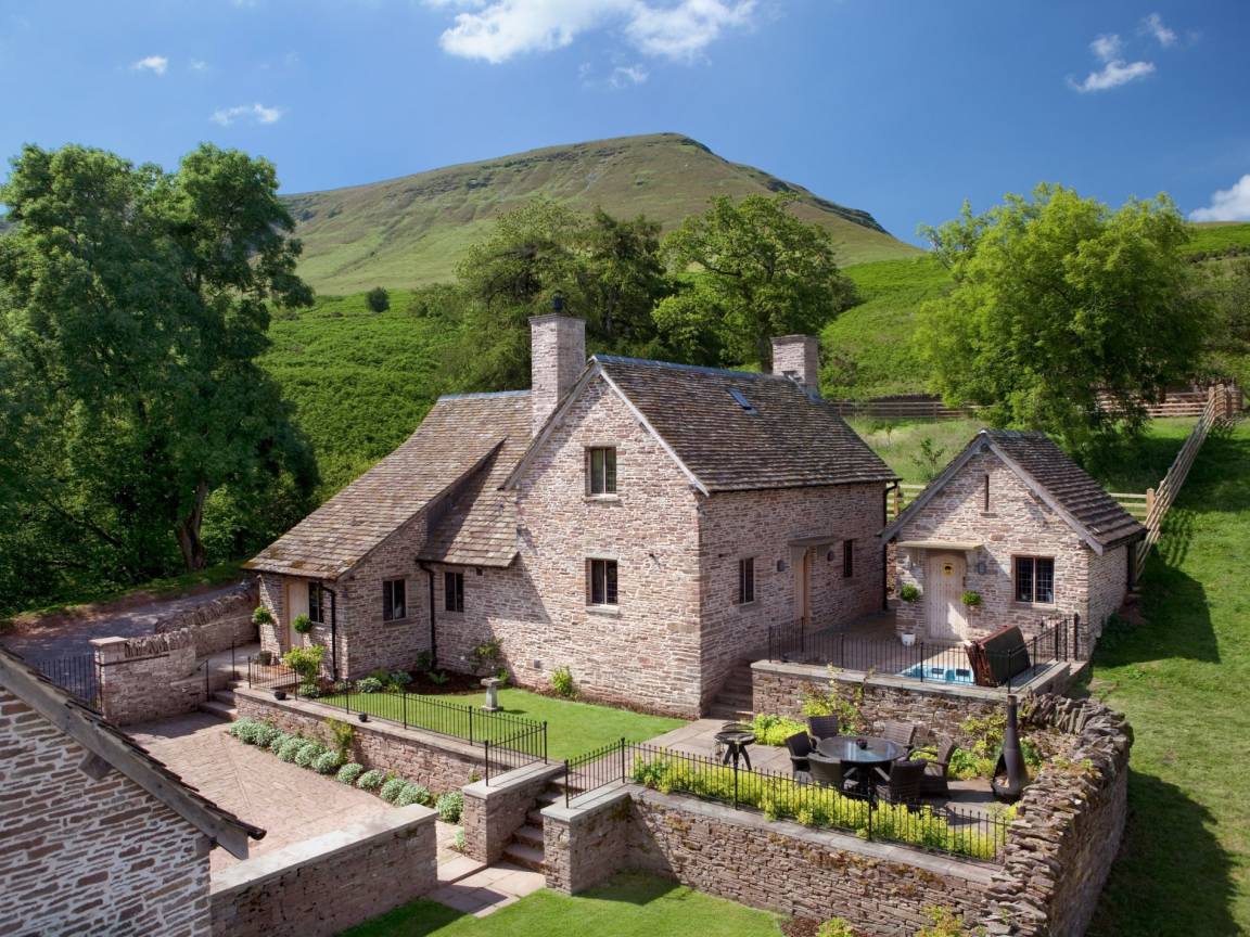 Cottage ∙ 5 Bedrooms ∙ 10 Guests - Hay-on-Wye