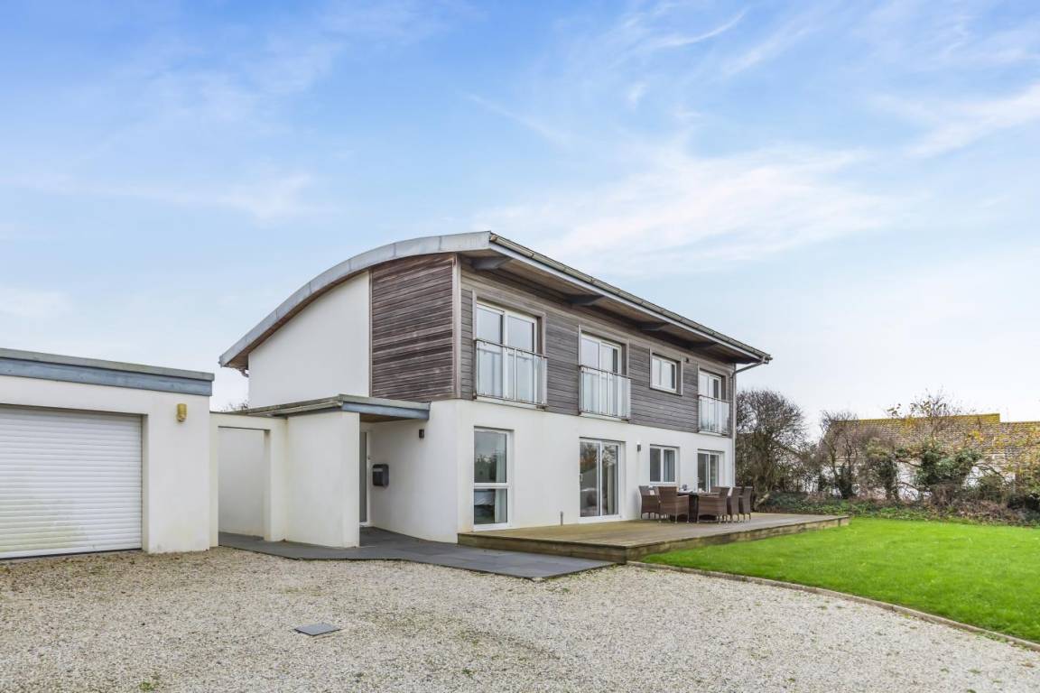Cottage ∙ 4 Bedrooms ∙ 8 Guests - Widemouth Bay