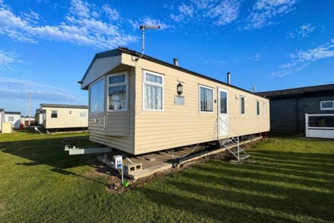 40 M² Cabin ∙ 3 Bedrooms ∙ 8 Guests - Isle of Sheppey