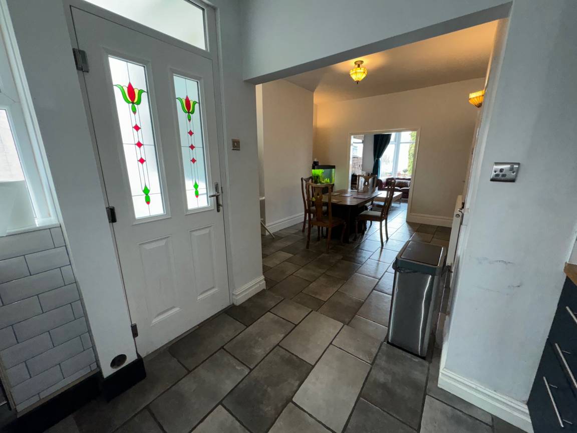 75 M² House ∙ 2 Bedrooms ∙ 4 Guests - Chesterfield