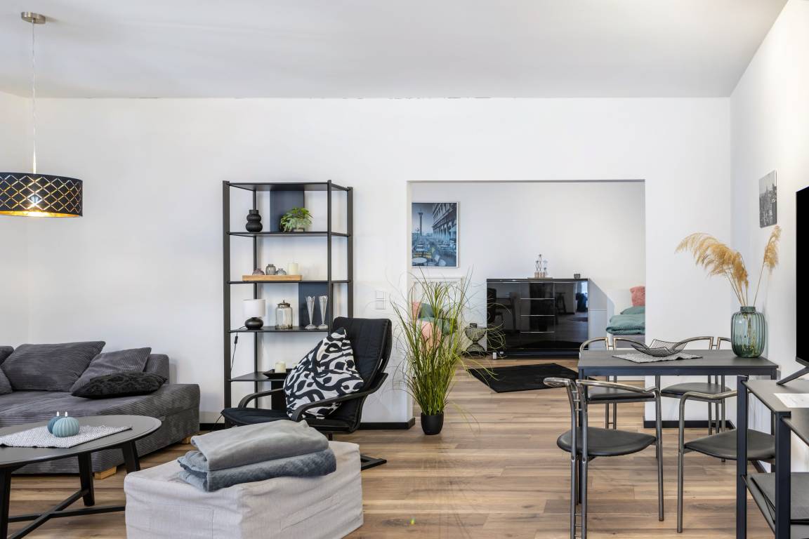 70 M² Ferienwohnung ∙ 1 Schlafzimmer ∙ 3 Gäste - Bad Emstal