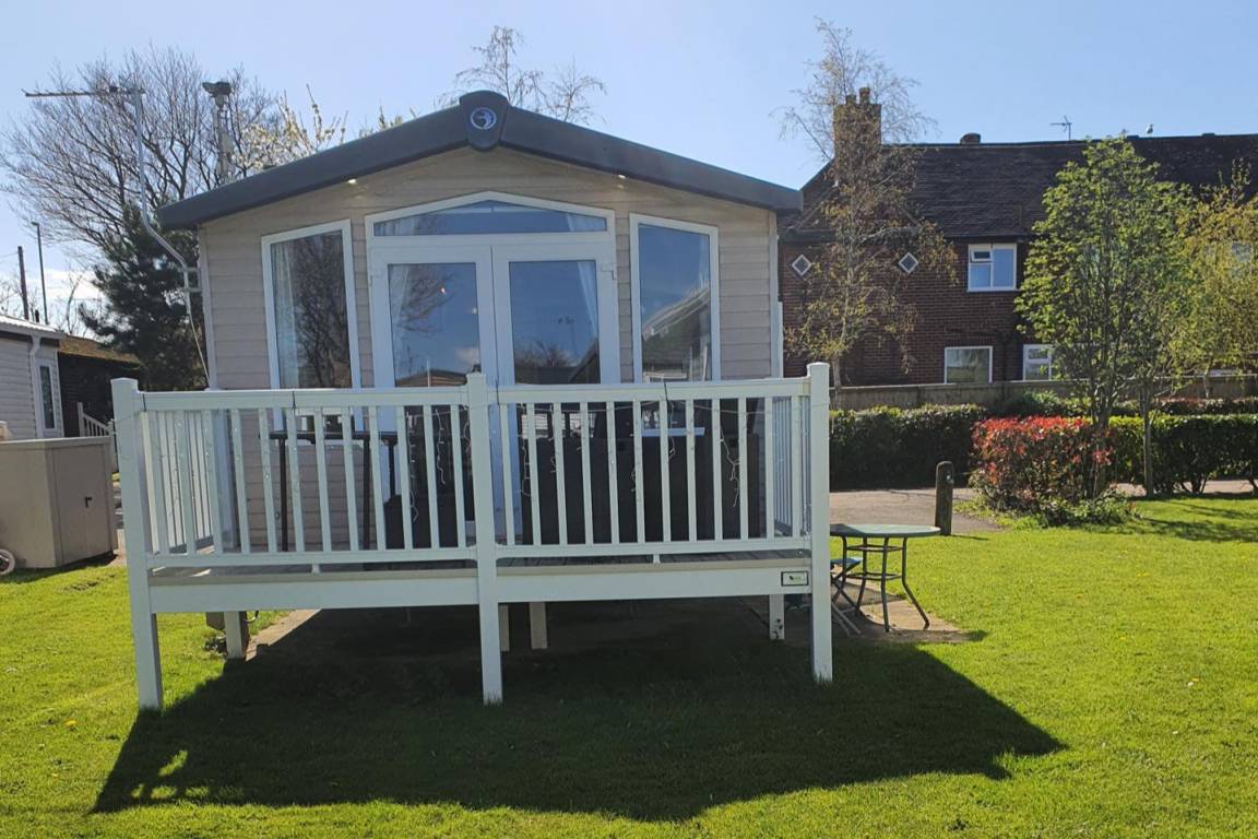 85 M² Cabin ∙ 3 Bedrooms ∙ 8 Guests - Blackpool