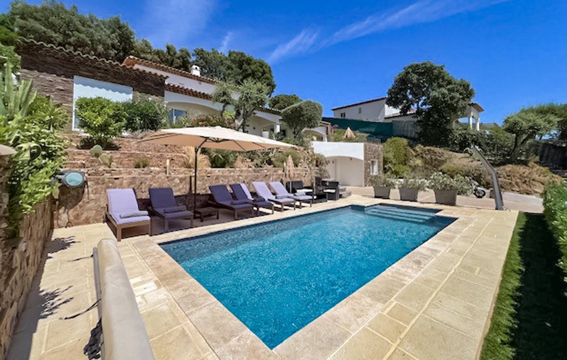 160 M² Maison De Vacances ∙ 3 Chambres ∙ 7 Personnes - La Londe-les-Maures