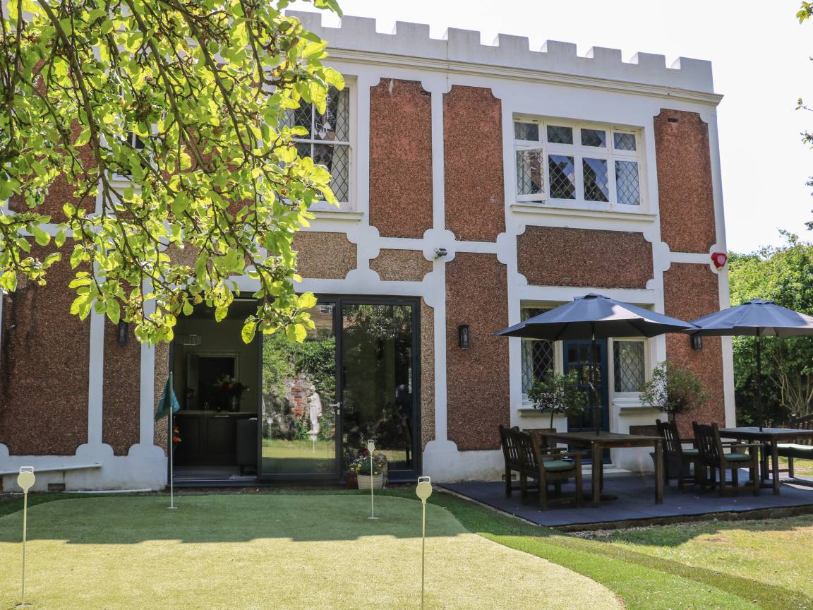 Cottage ∙ 5 Bedrooms ∙ 10 Guests - Brighton