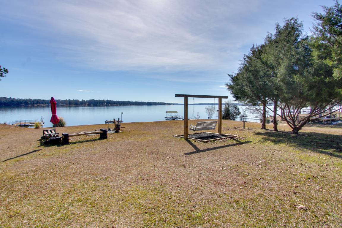 111 M² House ∙ 2 Bedrooms ∙ 6 Guests - Walter F. George Lake, AL