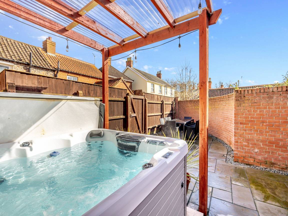 Cottage ∙ 4 Bedrooms ∙ 8 Guests - Lincolnshire