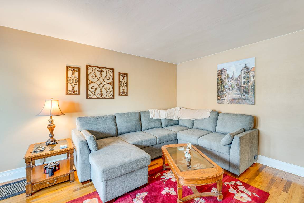 102 M² Ferienhaus ∙ 2 Schlafzimmer ∙ 8 Gäste - Rockford, IL